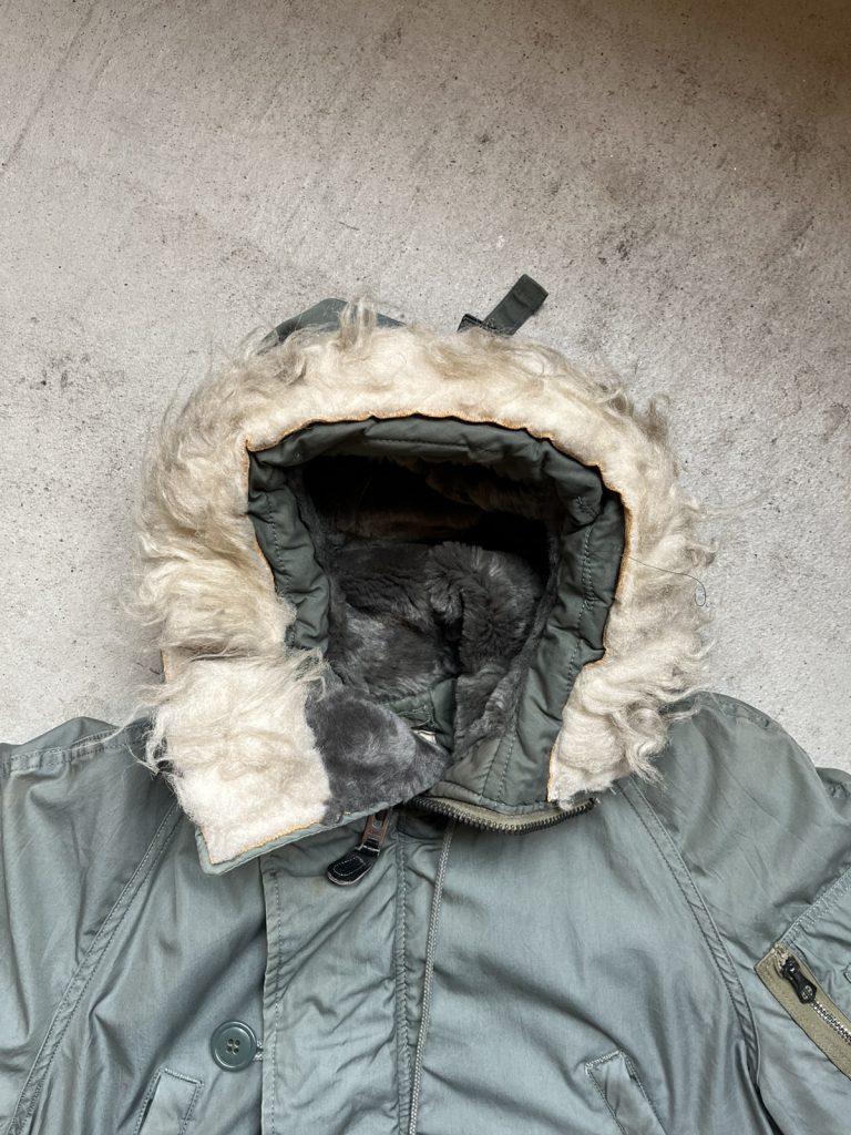 【徹底解説】米空軍の傑作「N-3B」とは？古着屋店員によるコーデ紹介も！ - ストアマガジン